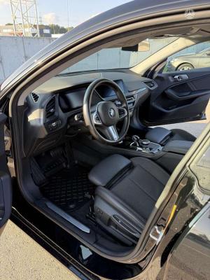 Black BMW 220 2020 in Kaunas, with an engine capacity of 2.00 L and mileage of 199 thousand km for 21700 €, photo 8 on AUTOMOTO.COM.LV