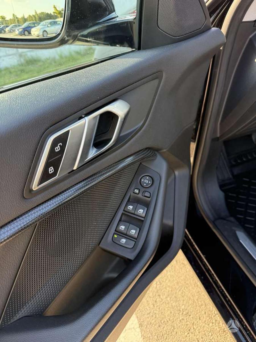 Black BMW 220 2020 in Kaunas, with an engine capacity of 2.00 L and mileage of 199 thousand km for 21700 €, photo 11 on AUTOMOTO.COM.LV