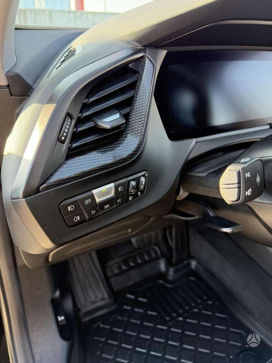 Black BMW 220 2020 in Kaunas, with an engine capacity of 2.00 L and mileage of 199 thousand km for 21700 €, photo 12 on AUTOMOTO.COM.LV