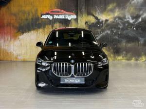 Black BMW 220 2023 in Kaunas, with an engine capacity of 1.50 L and mileage of 56 thousand km for 33114 €, photo 2 on AUTOMOTO.COM.LV