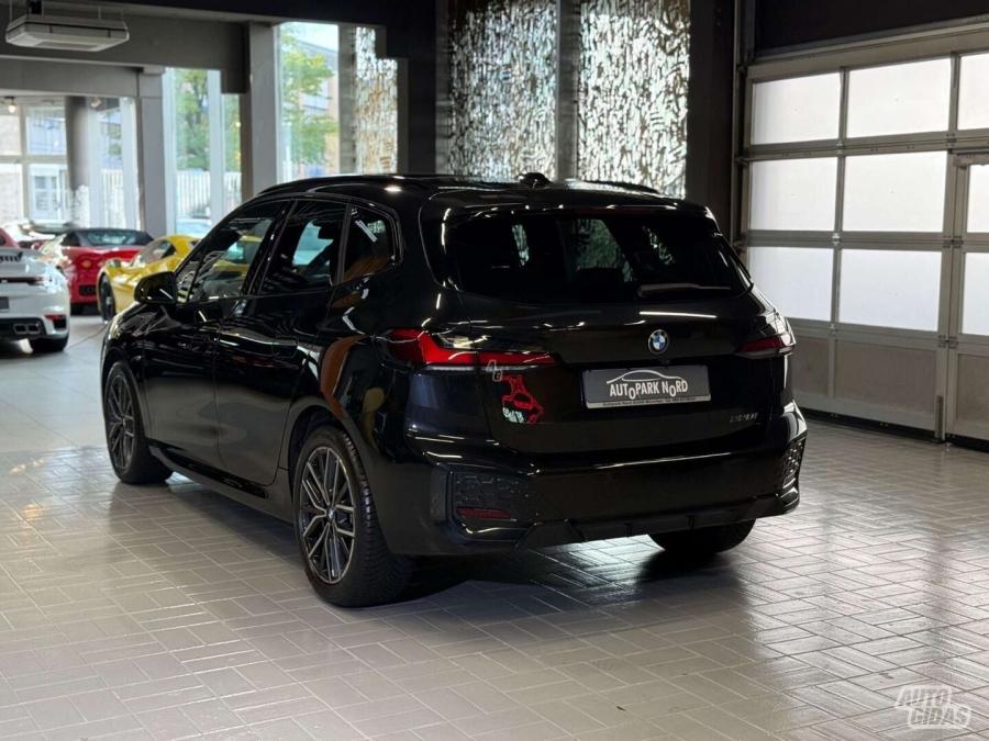 Black BMW 220 2023 in Kaunas, with an engine capacity of 1.50 L and mileage of 56 thousand km for 33114 €, photo 5 on AUTOMOTO.COM.LV