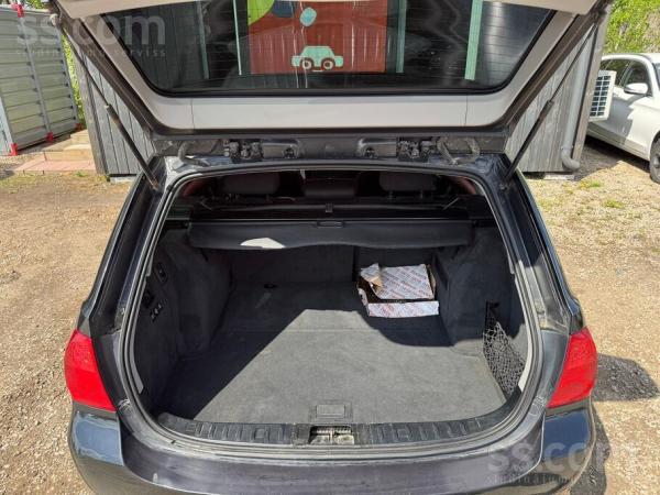 Black BMW 220 2011 in Riga, with an engine capacity of 2.00 L and mileage of 369 thousand km for 3600 €, photo 7 on AUTOMOTO.COM.LV