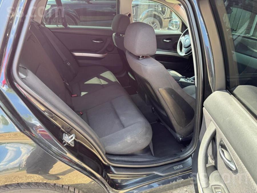 Melns BMW 220 2011 Rīga, ar dzinēja tilpumu 2.00 L un nobraukumu 369 tūkst. km par 3600 €, foto 9 vietnē AUTOMOTO.COM.LV