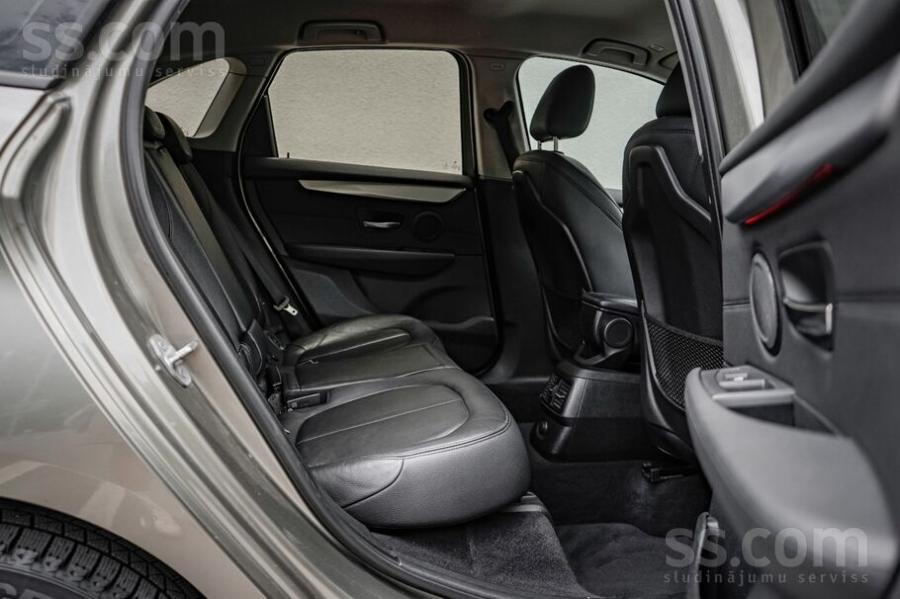 Grey BMW 220 2016 in Riga, with an engine capacity of 2.00 L and mileage of 271 thousand km for 9500 €, photo 13 on AUTOMOTO.COM.LV