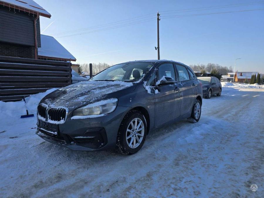 Grey BMW 220 2018 in Kaunas, with an engine capacity of 2.00 L and mileage of 114 thousand km for 9850 €, photo 1 on AUTOMOTO.COM.LV