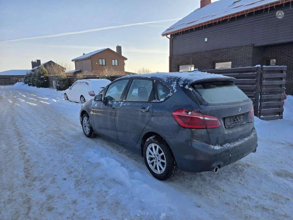 Grey BMW 220 2018 in Kaunas, with an engine capacity of 2.00 L and mileage of 114 thousand km for 9850 €, photo 4 on AUTOMOTO.COM.LV