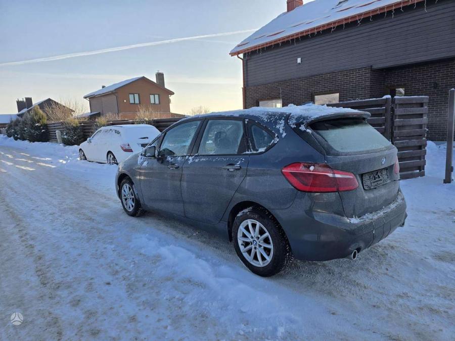 Grey BMW 220 2018 in Kaunas, with an engine capacity of 2.00 L and mileage of 114 thousand km for 9850 €, photo 5 on AUTOMOTO.COM.LV