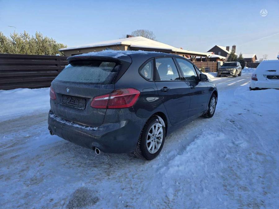Grey BMW 220 2018 in Kaunas, with an engine capacity of 2.00 L and mileage of 114 thousand km for 9850 €, photo 8 on AUTOMOTO.COM.LV