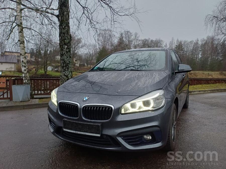 Grey BMW 220 2015 in Valmiera, with an engine capacity of 2.00 L and mileage of 216 thousand km for 10200 €, photo 1 on AUTOMOTO.COM.LV