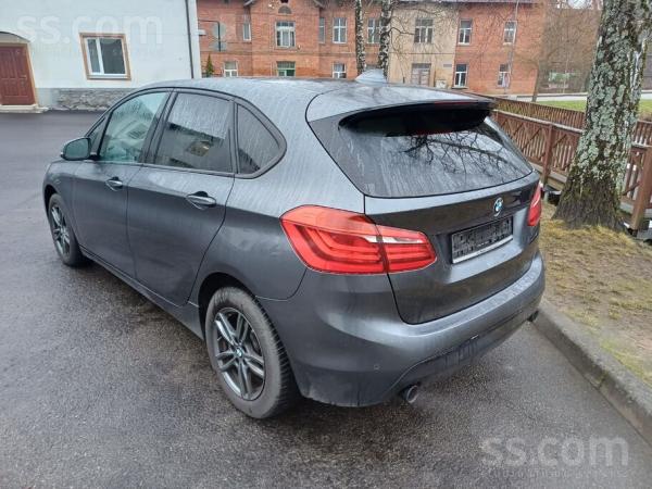 Grey BMW 220 2015 in Valmiera, with an engine capacity of 2.00 L and mileage of 216 thousand km for 10200 €, photo 5 on AUTOMOTO.COM.LV