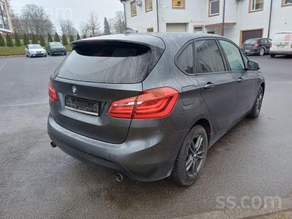 Grey BMW 220 2015 in Valmiera, with an engine capacity of 2.00 L and mileage of 216 thousand km for 10200 €, photo 7 on AUTOMOTO.COM.LV