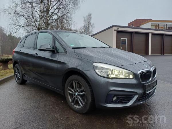 Grey BMW 220 2015 in Valmiera, with an engine capacity of 2.00 L and mileage of 216 thousand km for 10200 €, photo 3 on AUTOMOTO.COM.LV