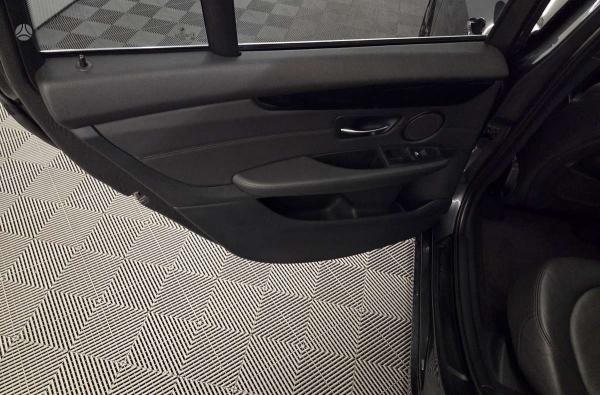 Grey BMW 220 2015 in Marijampole, with an engine capacity of 2.00 L and mileage of 280 thousand km for 11750 €, photo 8 on AUTOMOTO.COM.LV