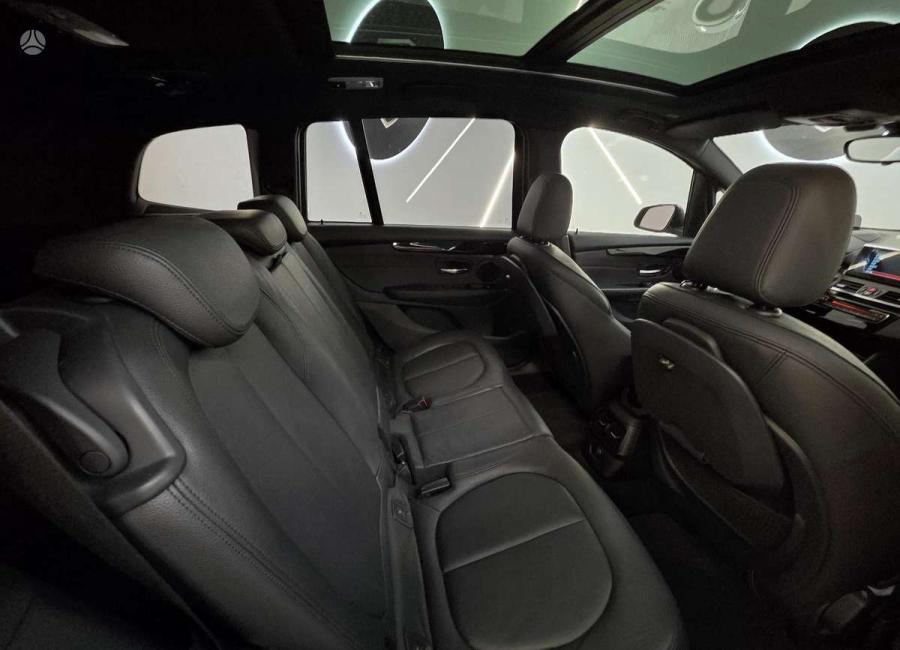 Grey BMW 220 2015 in Marijampole, with an engine capacity of 2.00 L and mileage of 280 thousand km for 11750 €, photo 10 on AUTOMOTO.COM.LV