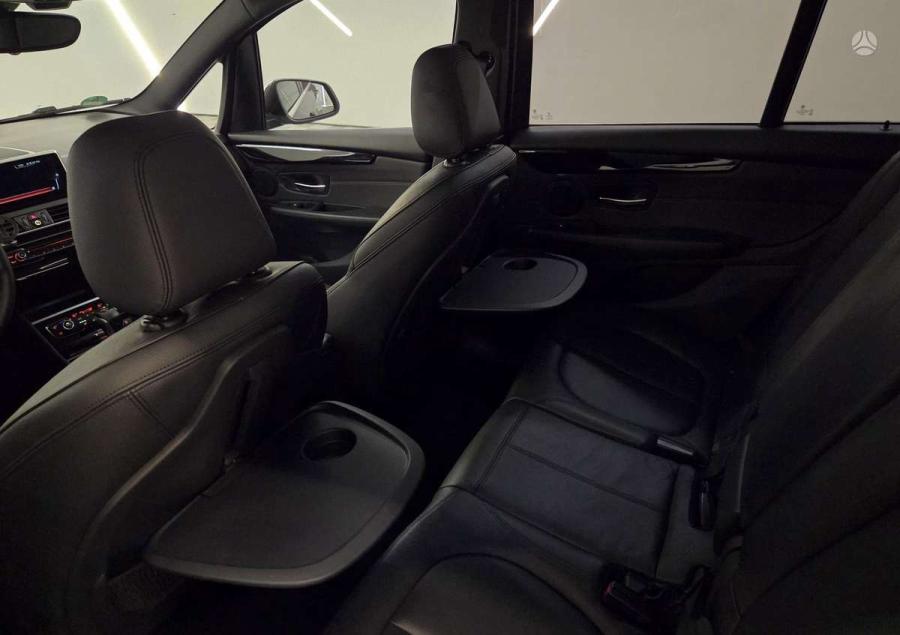 Grey BMW 220 2015 in Marijampole, with an engine capacity of 2.00 L and mileage of 280 thousand km for 11750 €, photo 27 on AUTOMOTO.COM.LV