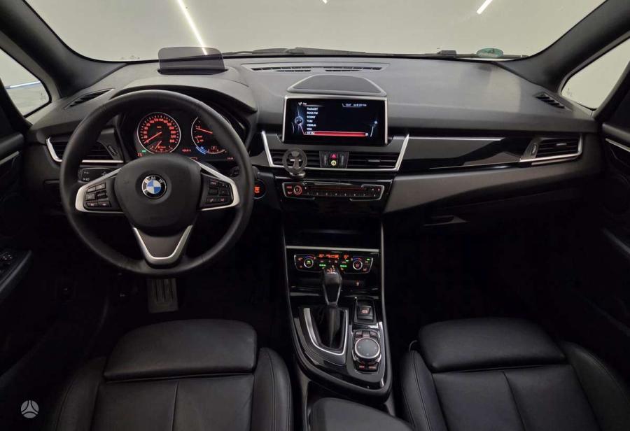 Grey BMW 220 2015 in Marijampole, with an engine capacity of 2.00 L and mileage of 280 thousand km for 11750 €, photo 28 on AUTOMOTO.COM.LV