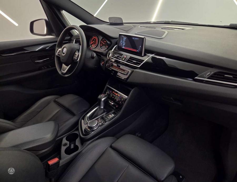 Grey BMW 220 2015 in Marijampole, with an engine capacity of 2.00 L and mileage of 280 thousand km for 11750 €, photo 29 on AUTOMOTO.COM.LV