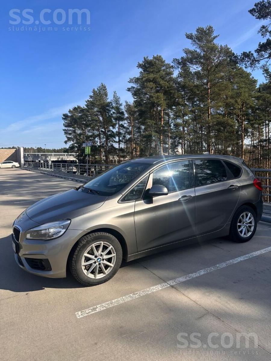 Grey BMW 220 2016 in Riga, with an engine capacity of 2.00 L and mileage of 270 thousand km for 5000 €, photo 1 on AUTOMOTO.COM.LV