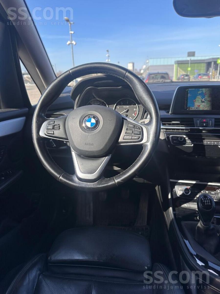 Grey BMW 220 2016 in Riga, with an engine capacity of 2.00 L and mileage of 270 thousand km for 5000 €, photo 4 on AUTOMOTO.COM.LV
