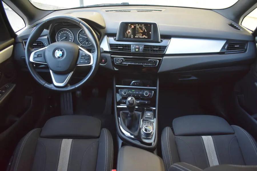 Grey BMW 220 2016 in Talsi, with an engine capacity of 2.00 L and mileage of 336 thousand km for 7900 €, photo 8 on AUTOMOTO.COM.LV
