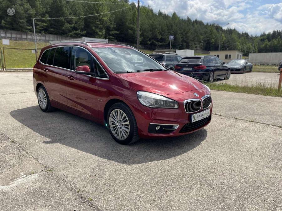 Red BMW 220 2016 in Vilnius, with an engine capacity of 2.00 L and mileage of 224 thousand km for 9500 €, photo 4 on AUTOMOTO.COM.LV