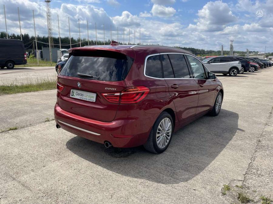 Red BMW 220 2016 in Vilnius, with an engine capacity of 2.00 L and mileage of 224 thousand km for 9500 €, photo 7 on AUTOMOTO.COM.LV