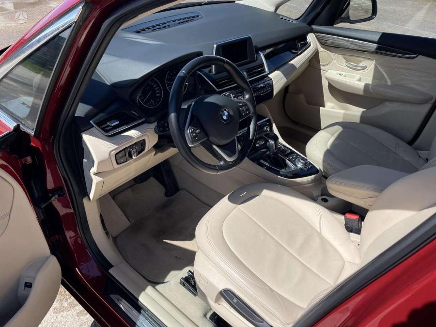 Red BMW 220 2016 in Vilnius, with an engine capacity of 2.00 L and mileage of 224 thousand km for 9500 €, photo 8 on AUTOMOTO.COM.LV