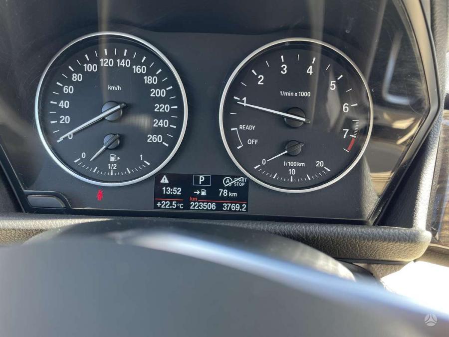 Red BMW 220 2016 in Vilnius, with an engine capacity of 2.00 L and mileage of 224 thousand km for 9500 €, photo 10 on AUTOMOTO.COM.LV