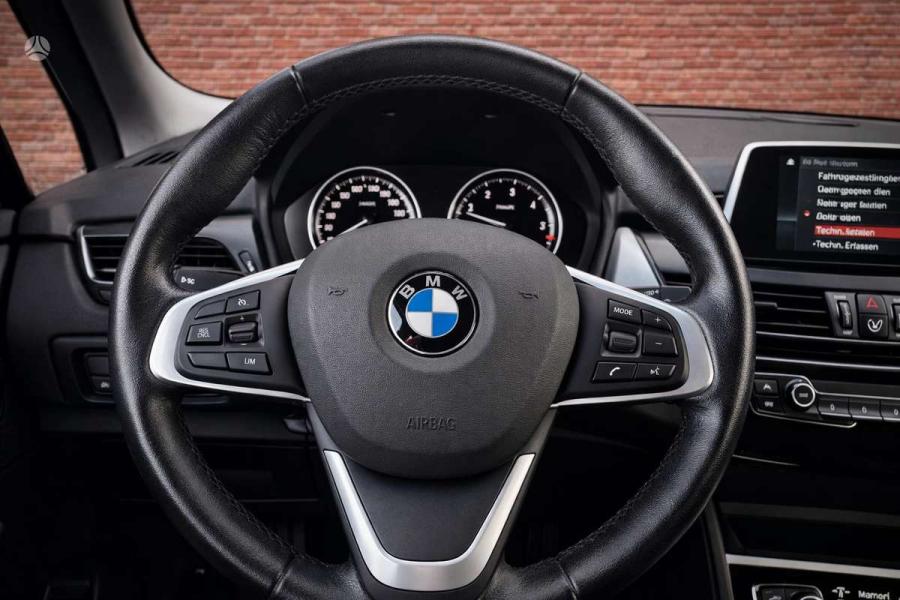 Sarkans BMW 220 2018 Marijampole, ar dzinēja tilpumu 2.00 L un nobraukumu 193 tūkst. km par 14762 €, foto 13 vietnē AUTOMOTO.COM.LV