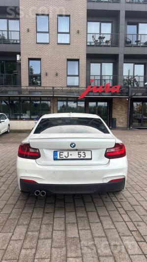 White BMW 220 2015 in Riga, with an engine capacity of 2.00 L and mileage of 116 thousand km for 17000 €, photo 7 on AUTOMOTO.COM.LV