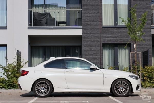 White BMW 220 2015 in Kaunas, with an engine capacity of 2.00 L and mileage of 285 thousand km for 12250 €, photo 7 on AUTOMOTO.COM.LV