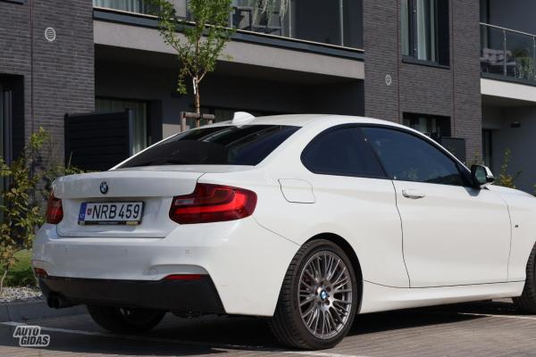 White BMW 220 2015 in Kaunas, with an engine capacity of 2.00 L and mileage of 285 thousand km for 12250 €, photo 10 on AUTOMOTO.COM.LV
