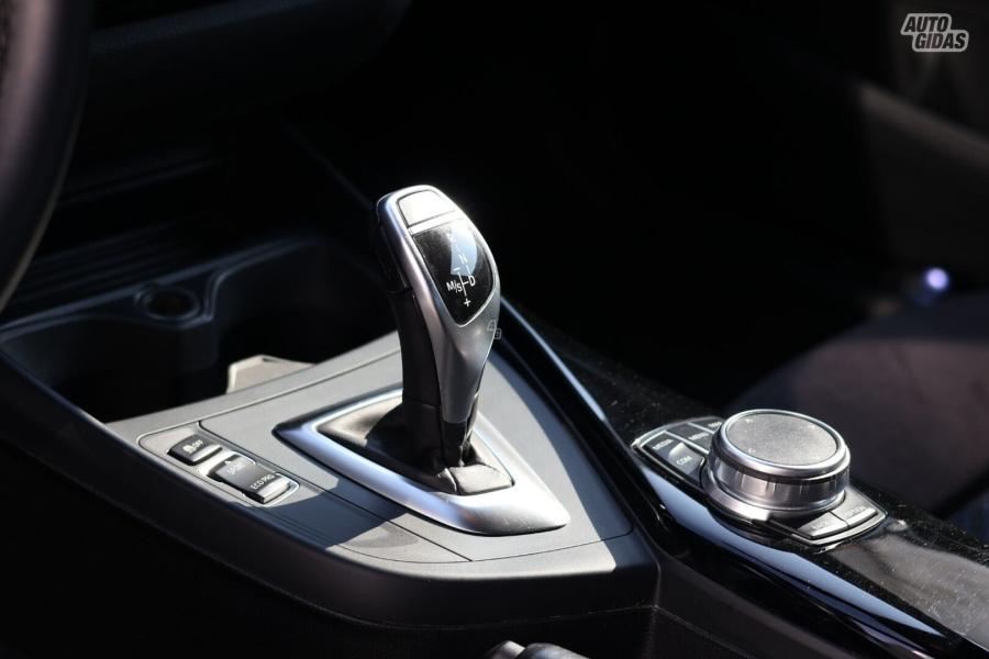 Balts BMW 220 2015 Kauņa, ar dzinēja tilpumu 2.00 L un nobraukumu 285 tūkst. km par 12250 €, foto 16 vietnē AUTOMOTO.COM.LV