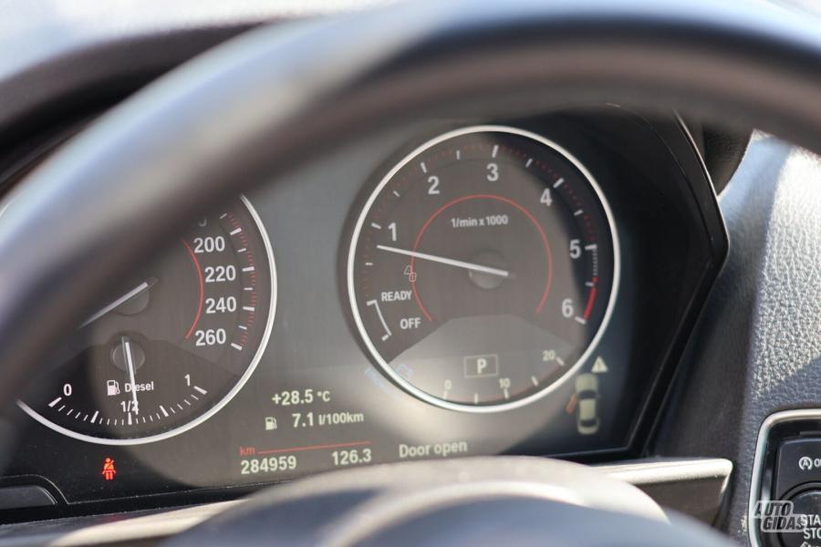 Balts BMW 220 2015 Kauņa, ar dzinēja tilpumu 2.00 L un nobraukumu 285 tūkst. km par 12250 €, foto 24 vietnē AUTOMOTO.COM.LV