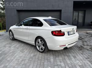 White BMW 220 2015 in Jelgava, with an engine capacity of 2.00 L and mileage of 194 thousand km for 12790 €, photo 5 on AUTOMOTO.COM.LV