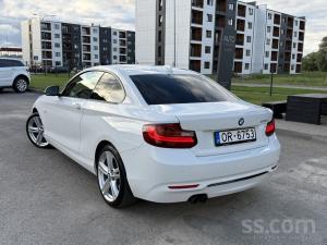 White BMW 220 2015 in Jelgava, with an engine capacity of 2.00 L and mileage of 0 thousand km for 11850 €, photo 4 on AUTOMOTO.COM.LV