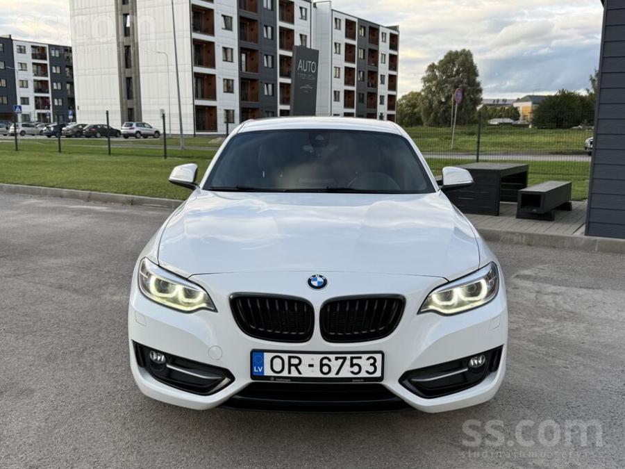 White BMW 220 2015 in Jelgava, with an engine capacity of 2.00 L and mileage of 0 thousand km for 11850 €, photo 6 on AUTOMOTO.COM.LV