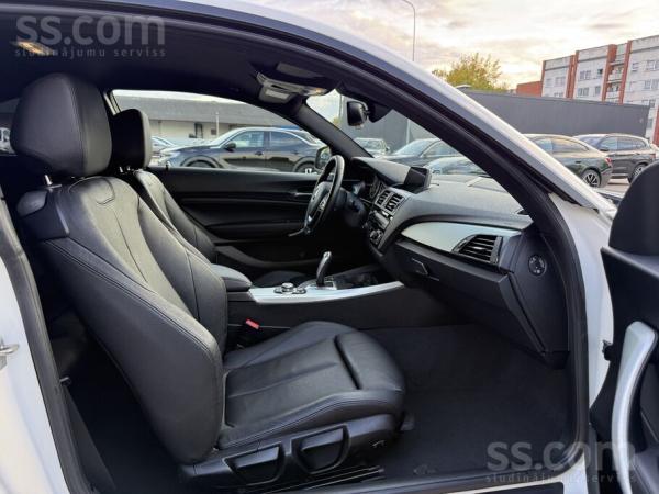 White BMW 220 2015 in Jelgava, with an engine capacity of 2.00 L and mileage of 0 thousand km for 11850 €, photo 11 on AUTOMOTO.COM.LV
