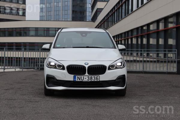 White BMW 220 2019 in Riga, with an engine capacity of 2.00 L and mileage of 285 thousand km for 10880 €, photo 2 on AUTOMOTO.COM.LV