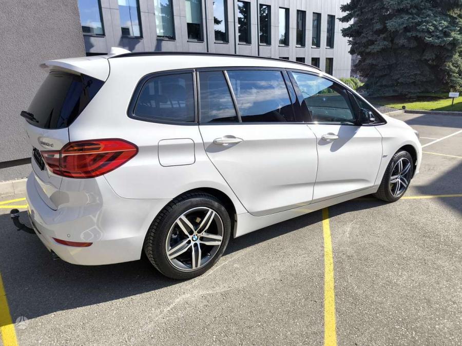 White BMW 220 2015 in Kaunas, with an engine capacity of 2.00 L and mileage of 316 thousand km for 6500 €, photo 4 on AUTOMOTO.COM.LV