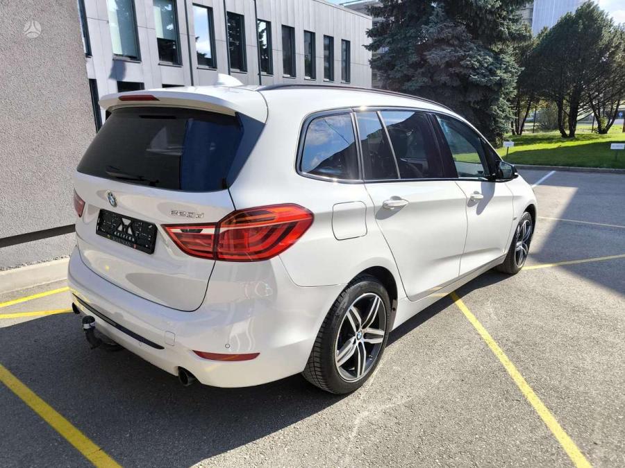 White BMW 220 2015 in Kaunas, with an engine capacity of 2.00 L and mileage of 316 thousand km for 6500 €, photo 5 on AUTOMOTO.COM.LV