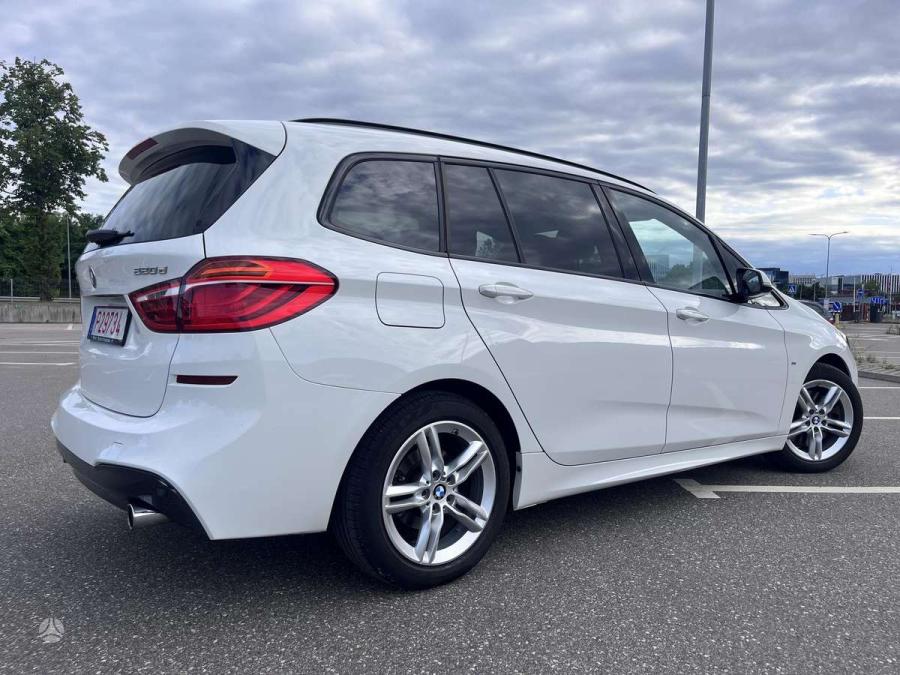White BMW 220 2016 in Vilnius, with an engine capacity of 2.00 L and mileage of 261 thousand km for 11500 €, photo 6 on AUTOMOTO.COM.LV