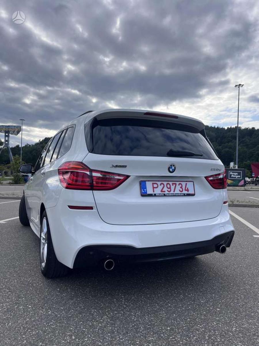 White BMW 220 2016 in Vilnius, with an engine capacity of 2.00 L and mileage of 261 thousand km for 11500 €, photo 7 on AUTOMOTO.COM.LV