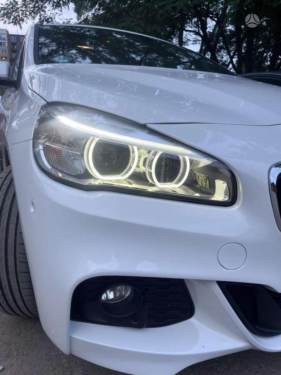White BMW 220 2016 in Vilnius, with an engine capacity of 2.00 L and mileage of 261 thousand km for 11500 €, photo 9 on AUTOMOTO.COM.LV
