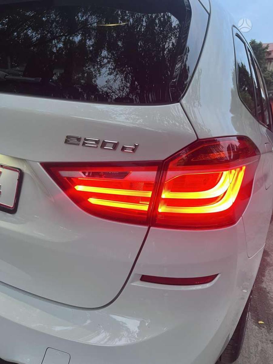 White BMW 220 2016 in Vilnius, with an engine capacity of 2.00 L and mileage of 261 thousand km for 11500 €, photo 10 on AUTOMOTO.COM.LV