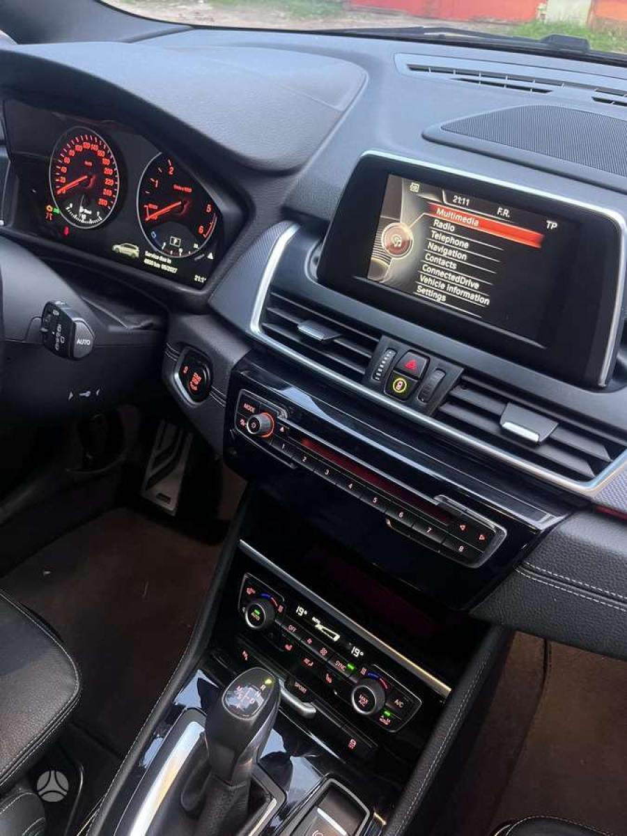 White BMW 220 2016 in Vilnius, with an engine capacity of 2.00 L and mileage of 261 thousand km for 11500 €, photo 12 on AUTOMOTO.COM.LV
