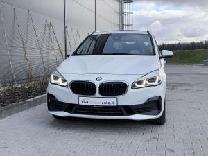 White BMW 220 2018 in Vilnius, with an engine capacity of 2.00 L and mileage of 220 thousand km for 12600 €, photo  on AUTOMOTO.COM.LV