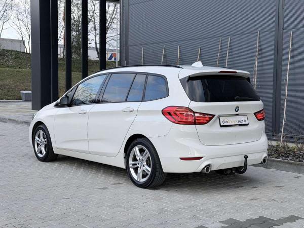 White BMW 220 2018 in Vilnius, with an engine capacity of 2.00 L and mileage of 220 thousand km for 12600 €, photo 7 on AUTOMOTO.COM.LV