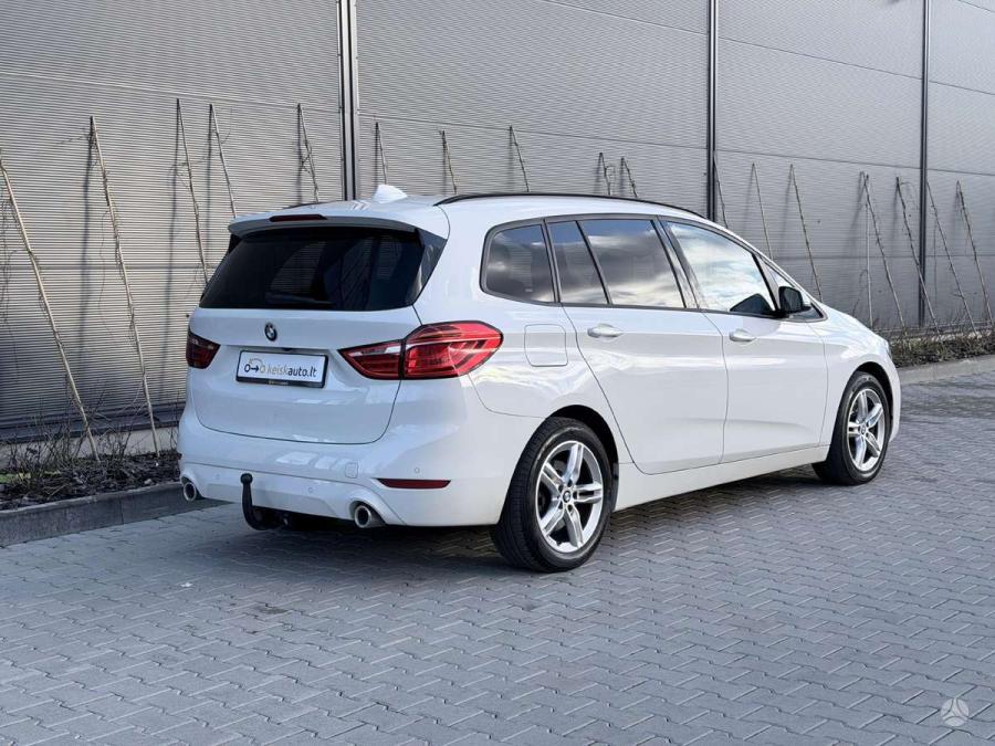 White BMW 220 2018 in Vilnius, with an engine capacity of 2.00 L and mileage of 220 thousand km for 12600 €, photo 9 on AUTOMOTO.COM.LV