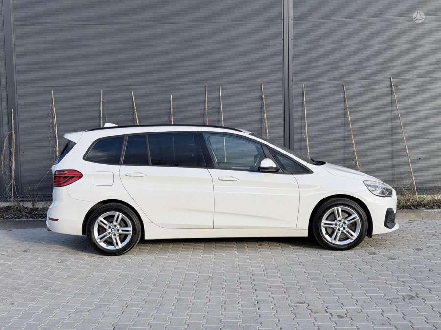 White BMW 220 2018 in Vilnius, with an engine capacity of 2.00 L and mileage of 220 thousand km for 12600 €, photo 10 on AUTOMOTO.COM.LV